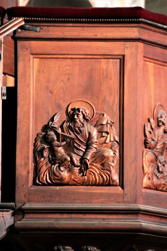 Évolution du mobilier liturgique : de la chaire à prêcher à l’ambon ...